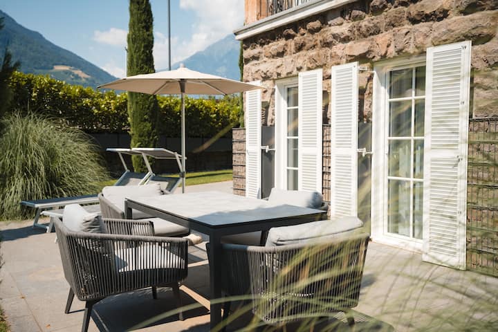 Penthouse With Garden, 3 Br + Private Parking - Merano