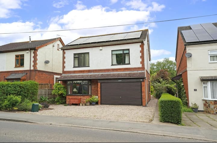 Nibelheim Manor - Leicester Home - Hinckley