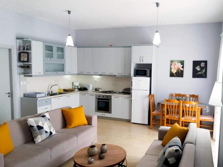 Lovely Sea View Apartments: Panorama Apartment - Himarë