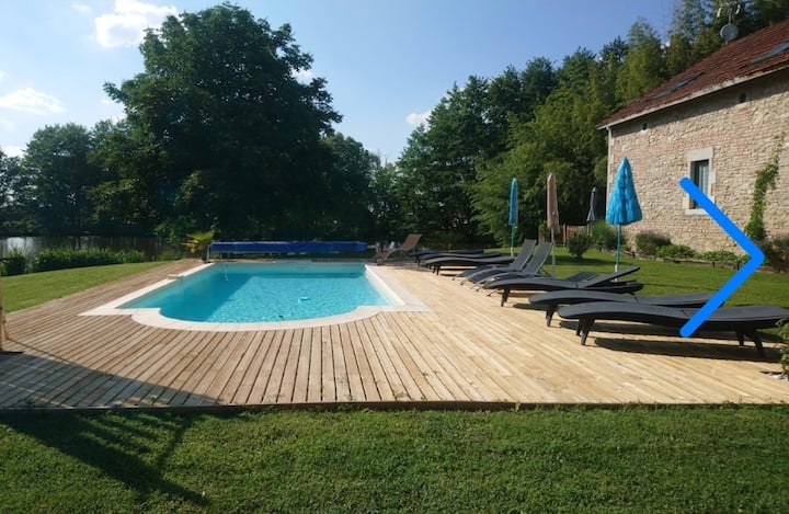 Gite Loft
Pour 8 Personnes - Arboretum de Balaine