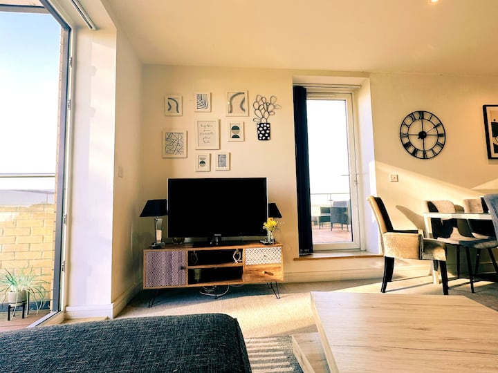 Sunrise Bliss- 1-bed W Terrace - Reading