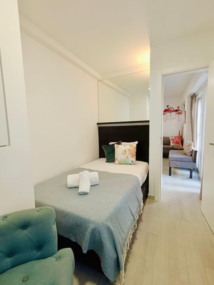 Flamingo: Praia Aconchegante - Sesimbra