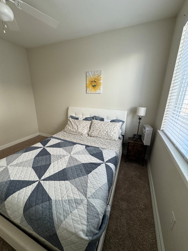 Stylish 1bhk Retreat In City - Leander, TX