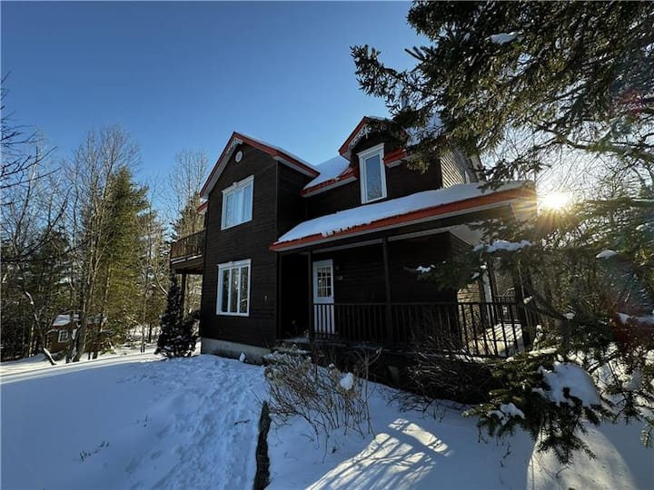 4-br Chalet In Estrie, 15 Min To Orford, 2 Baths - Orford