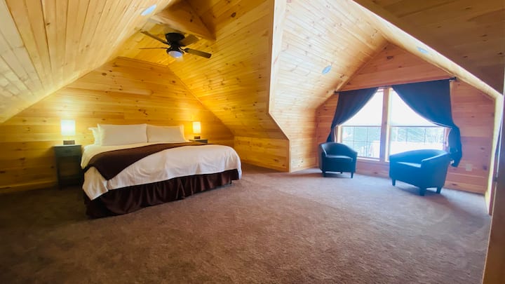 Cedar Select – Cozy Cabin Escape - Littleton, NH