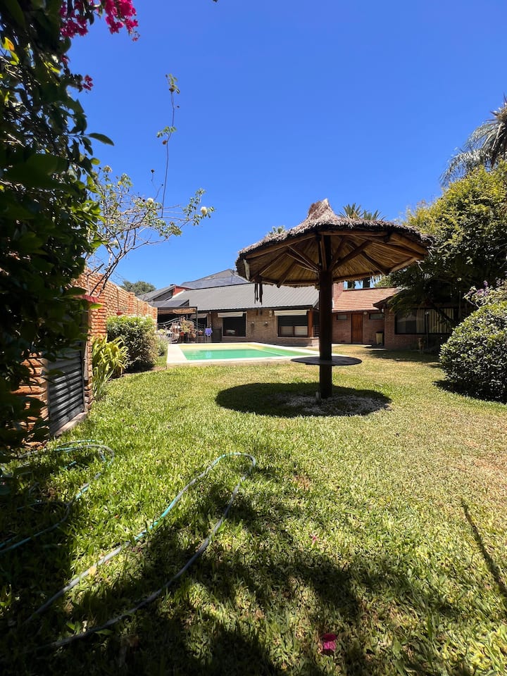 Casa En Alberdi, Cerca Del Río - Rosario