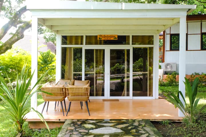 Philodendron Cabin - Rosales