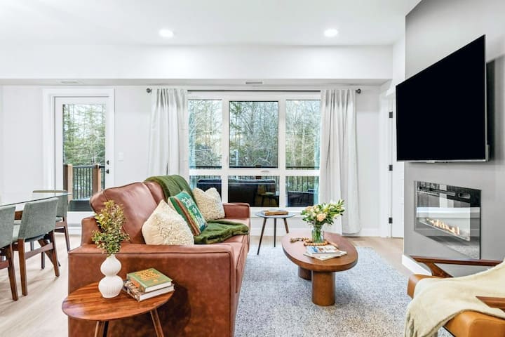Brand New 3br Rockies Haven W/ Hot Tub, Pool & Gym - Canmore