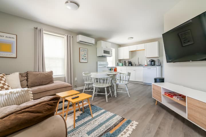Lavish 1 Bed Near Five Point. Great For Pet Owners - 컬럼비아