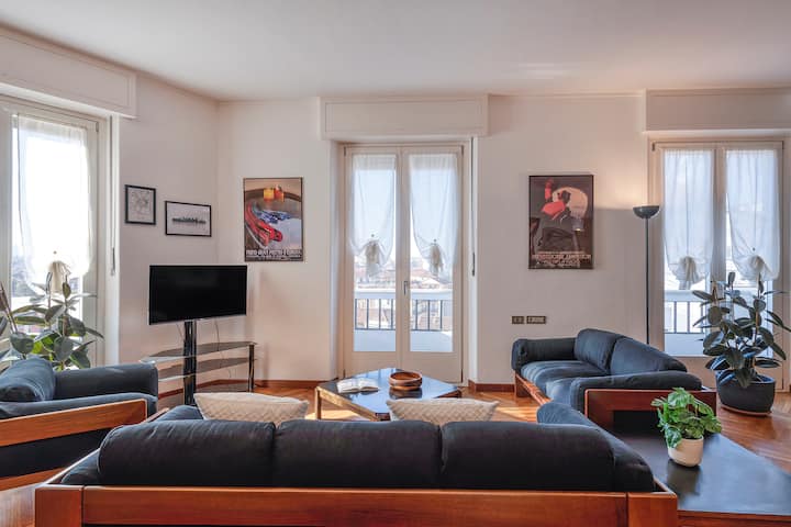 Otto Novembre, 3 – Ampio Ed Elegante Con Vista -