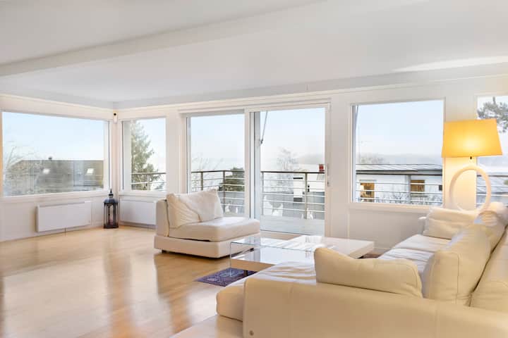 Spektakulär Villa - Pool, Bastu & Magisk Sjöutsikt - Vaxholm