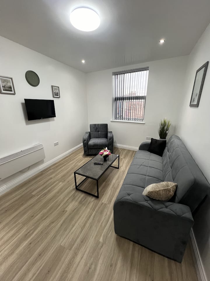 Near Lfc & City | Budget | Longterm | Free Parking - Liverpool
