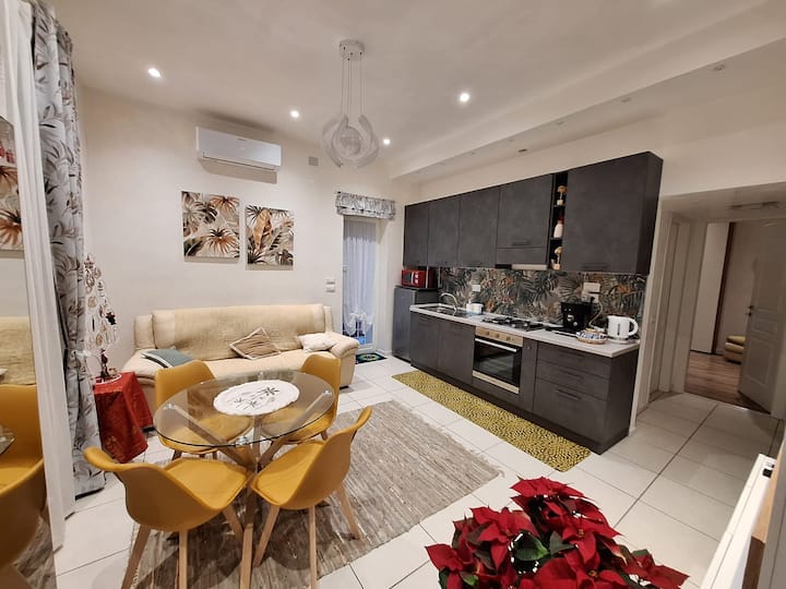 Casa Indipendente A 300 Metri Dalla Metro - Italy