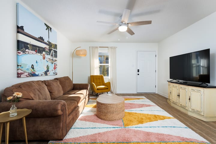 The Funky Oasis In Os- Downtown Ocean Springs - Ocean Springs, MS