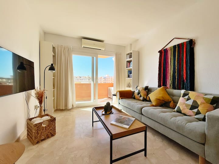 Sunny & Modern Beach Apartment - Fuengirola