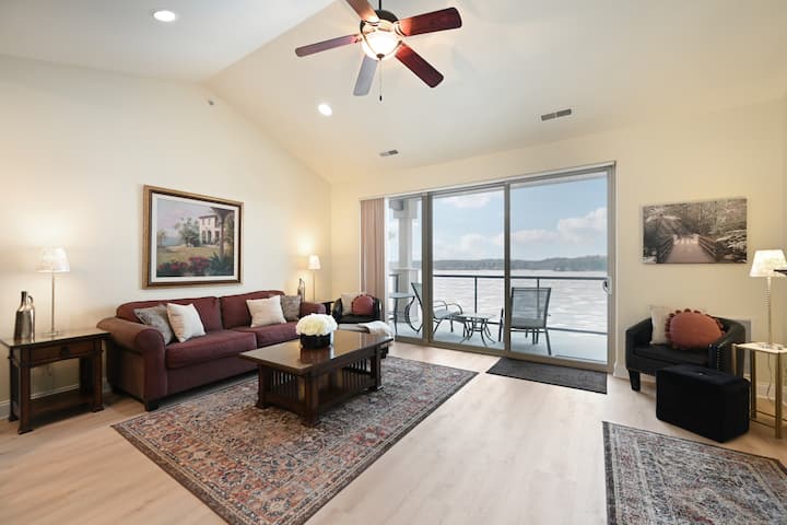 Top Floor Retreat At Delton Grand - Wisconsin Dells, WI
