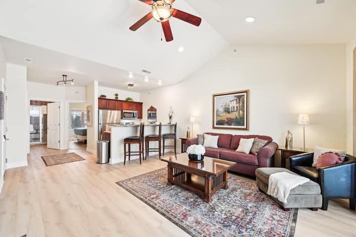 Top Floor Retreat At Delton Grand - Wisconsin Dells, WI