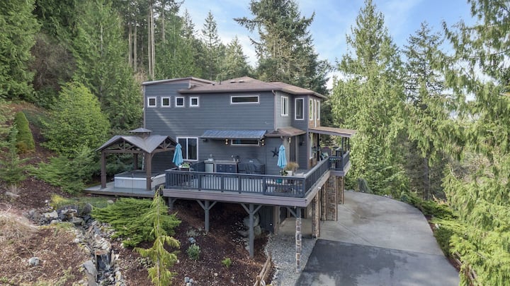 Private Custom Home With View - Puyallup, WA