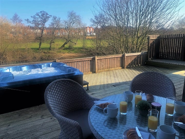 Spacious Lodge With Hot Tub & River Views (#3) - Ripon