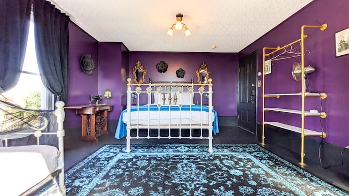 Amethyst At The Weller House - Fort Bragg, CA