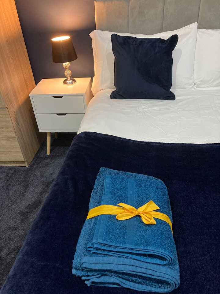 Central Doncaster 1bed 1bath Pent-apartment - Doncaster
