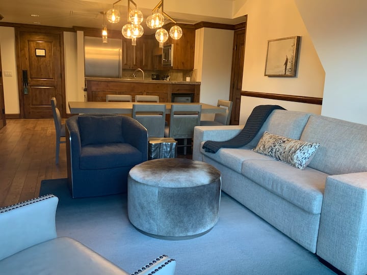 The Aspen Mountain Residence 3 Bedroom 3 Bath - Aspen, CO