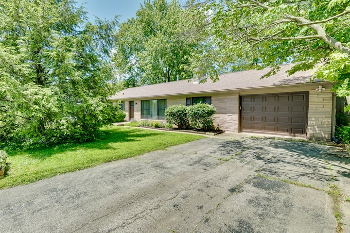 Beautiful Ranch Home Near Iu - Bloomington, IN