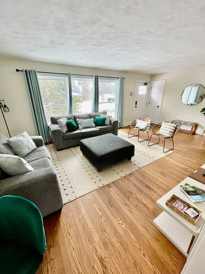 Beautiful Ranch Home Near Iu - Bloomington, IN