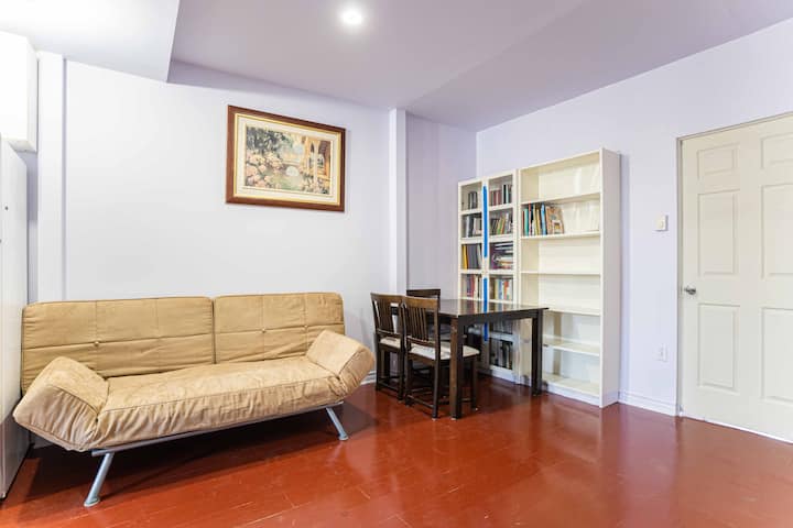 Convenient City Stay:1-min To Metro & Free Parking - LaSalle