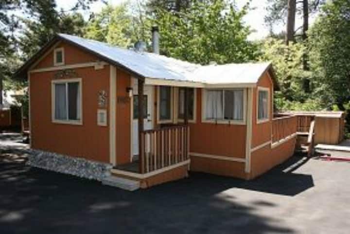 Cabin: Blue Bird - Crestline, CA