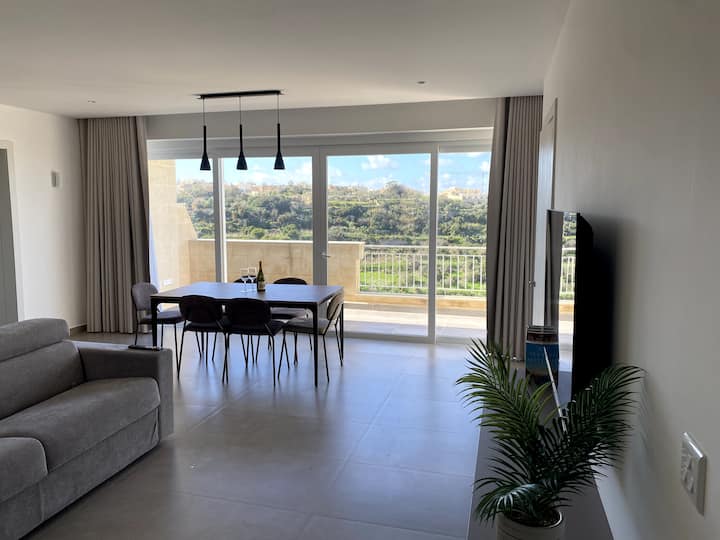 The Valley Collection - Suite A21 - Malta