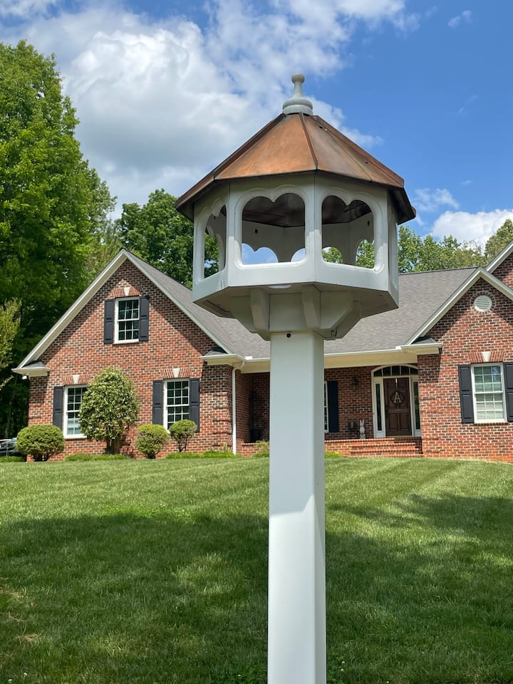 Nicely Appointed Brick Home - Lexington, NC