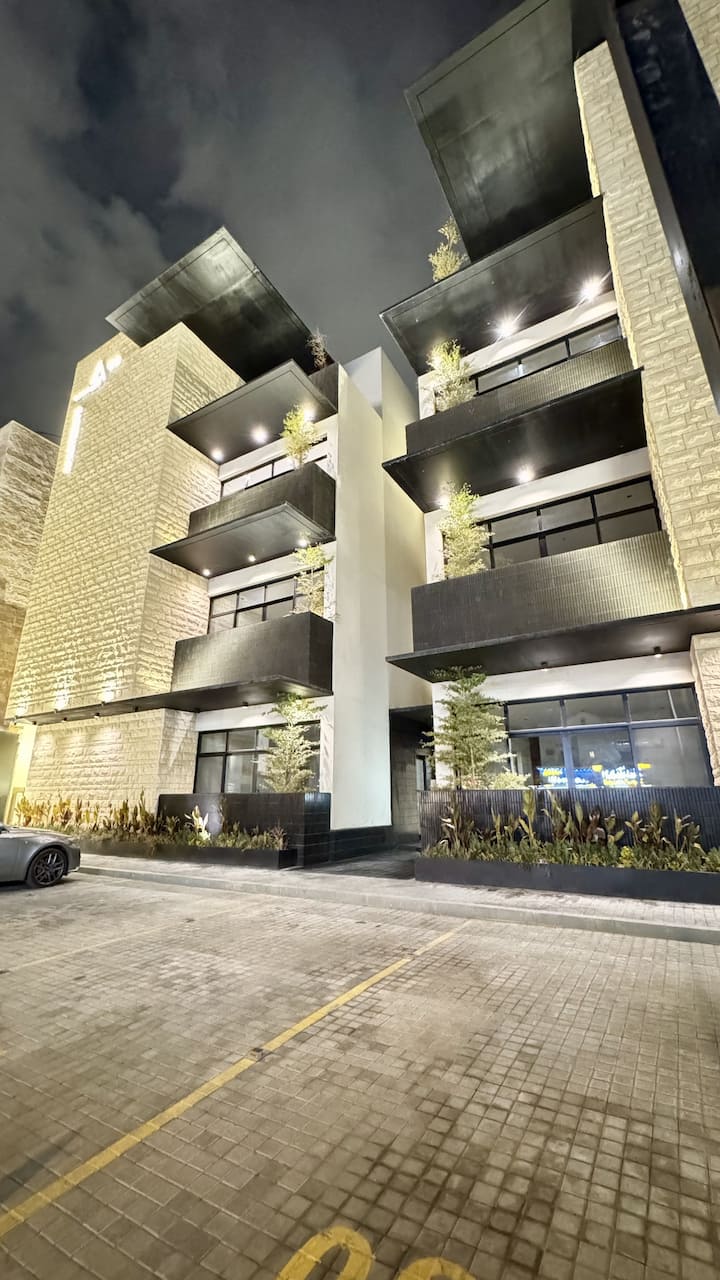 Luxurious Studio Al-sahafah •Self-entry•tv65 4k - Riyad