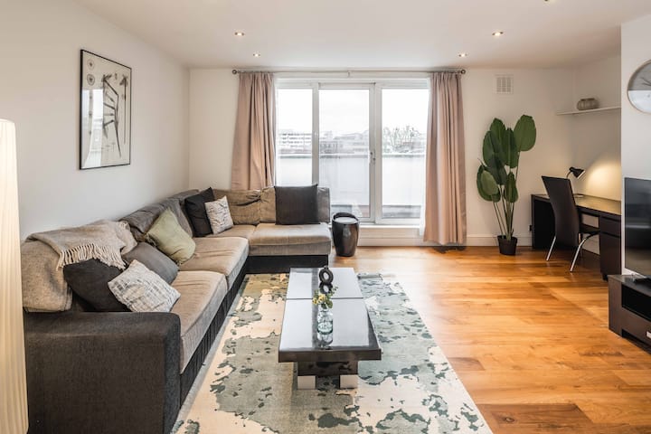 Bright Duplex Apartment! - London, UK