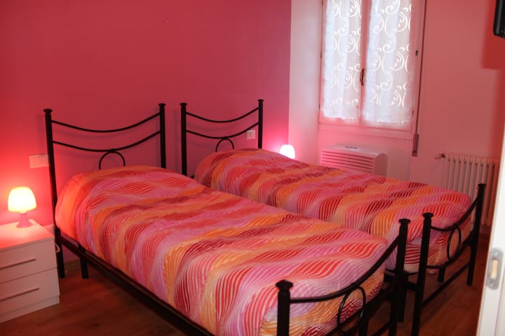 Cam. Letti Separati Vicino Staz. - Pavia