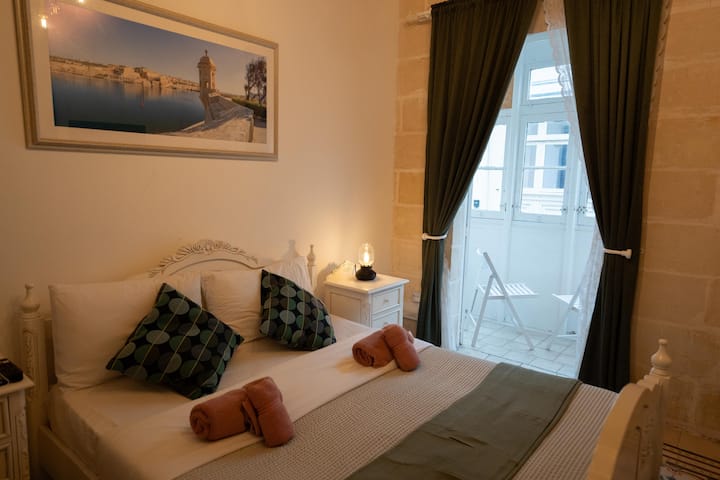 House Of Sliema - 4br Traditional Townhouse - Malta