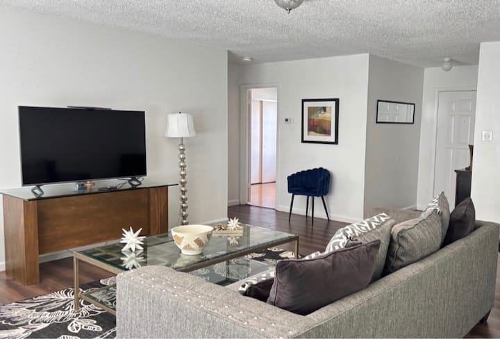 Charm And Comfort In San Antonio - Helotes, TX
