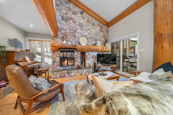 Ski-in/out Retreat W/ Sauna - Whistler