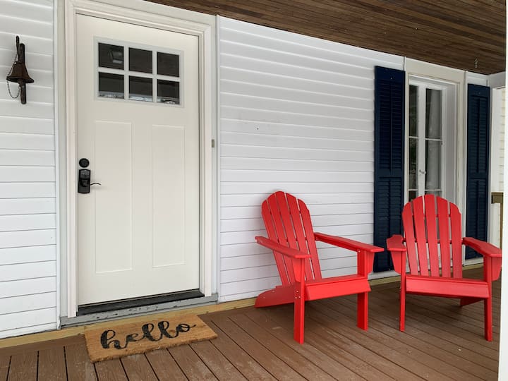 Charming Lenox Home Near Town - Lenox, MA