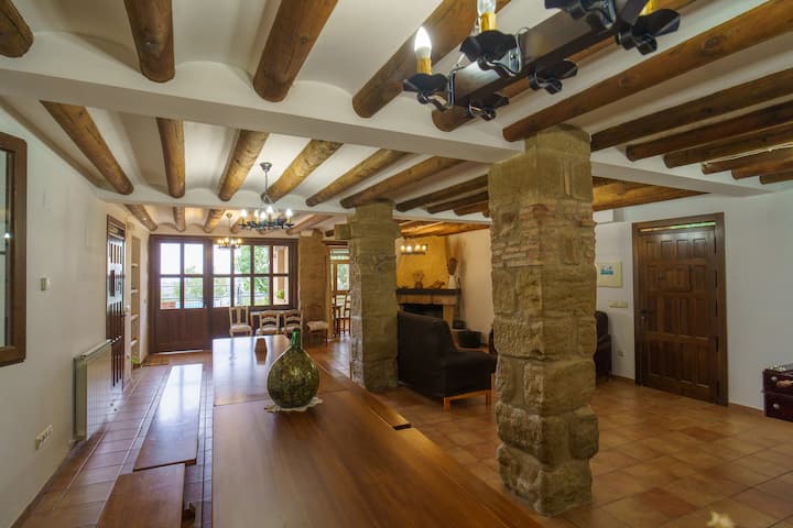 Bodega De La Casa Bernués Para Alquilar Aparte - Ayerbe