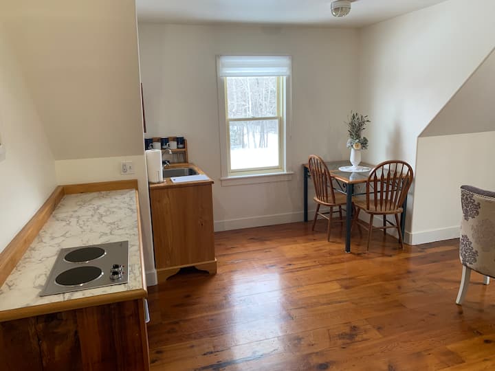 Reid's Ridge Loft Upper Flat - Shelburne
