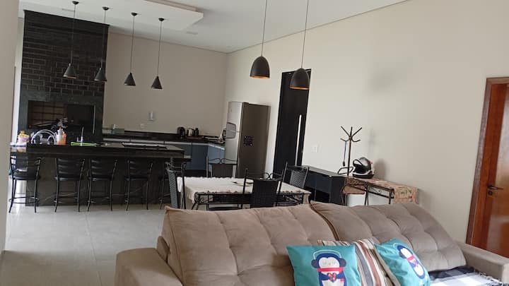 Casa Confortável Em Local Calmo. - Dourados
