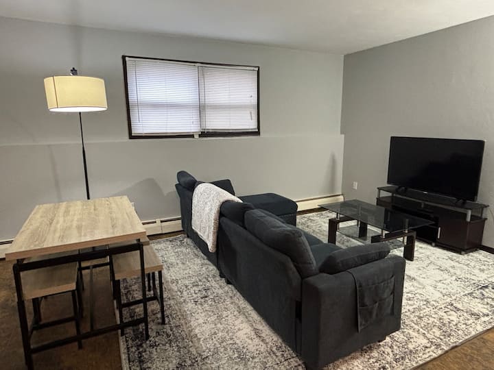 2-bedroom Basement Apt/great For Longer Stay! - Binghamton, NY