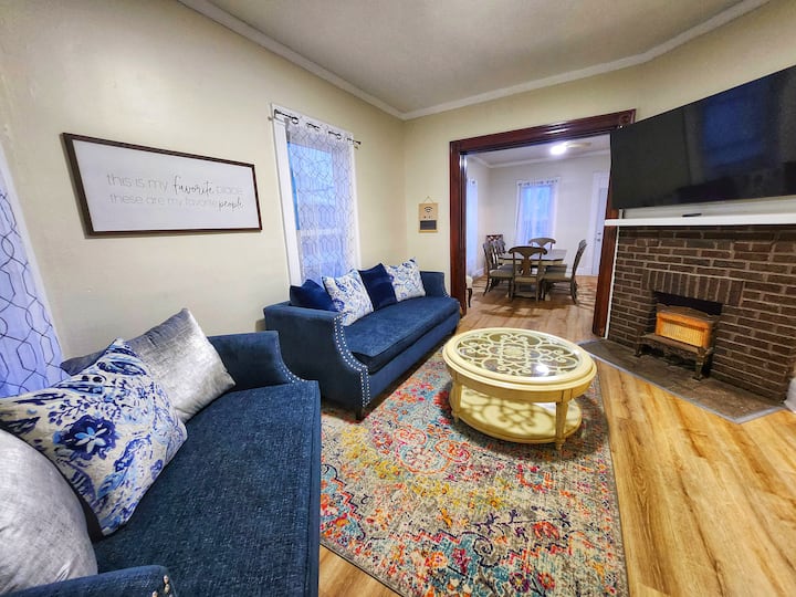 Lounge On Lawn - Dayton, OH