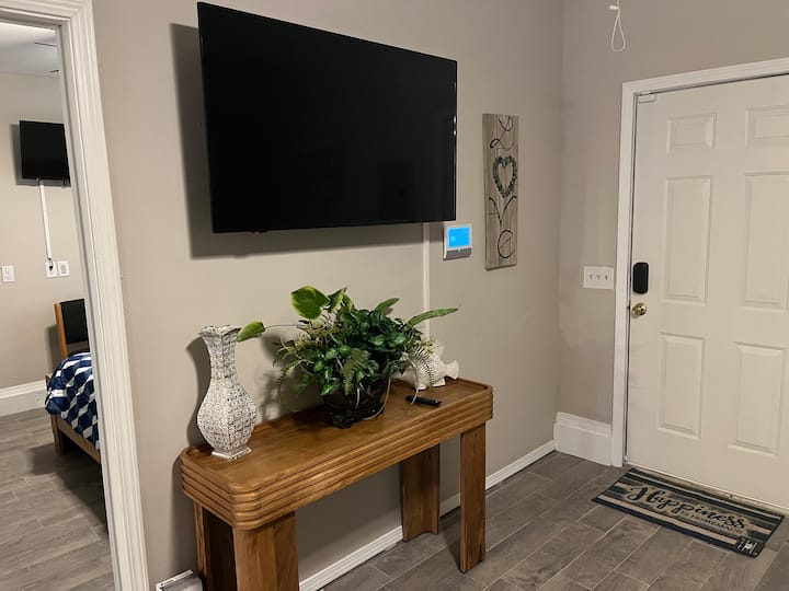 Quiet Retreat | Sleeps 3 | Fast Wifi - Norman, OK