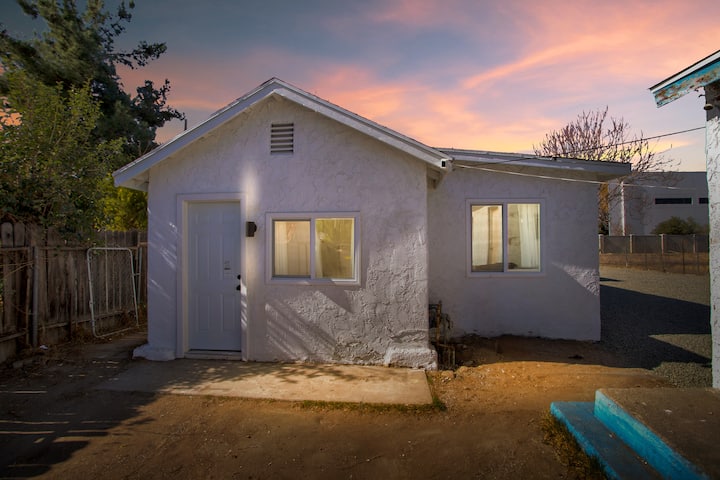 Renovated 2br Near Llu/hospital - San Bernardino, CA