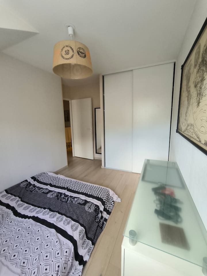 Chambre Dans Appartement Calme - Cruseilles