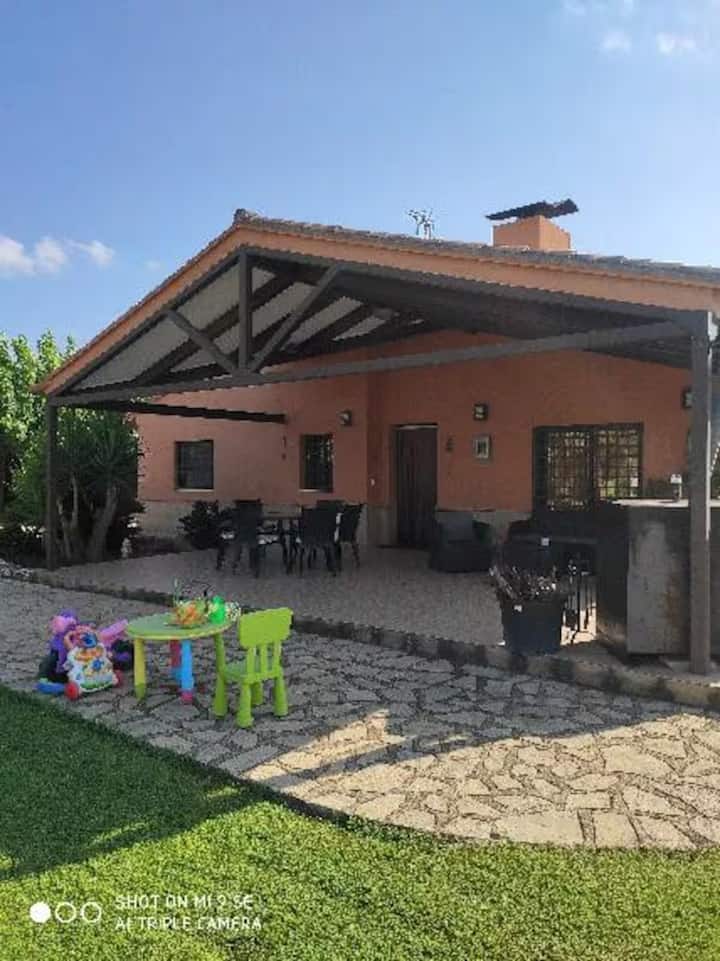 Maison Grand Jardin Avec Piscine - Anna