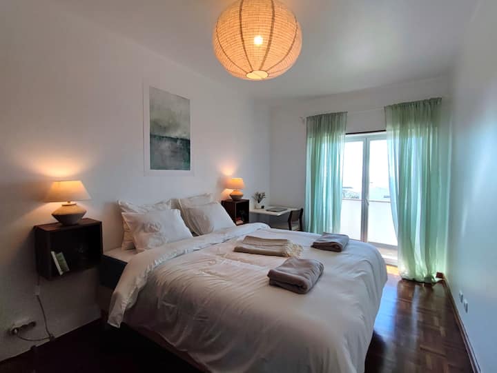 Room In Co-living House (Verde) - Ericeira