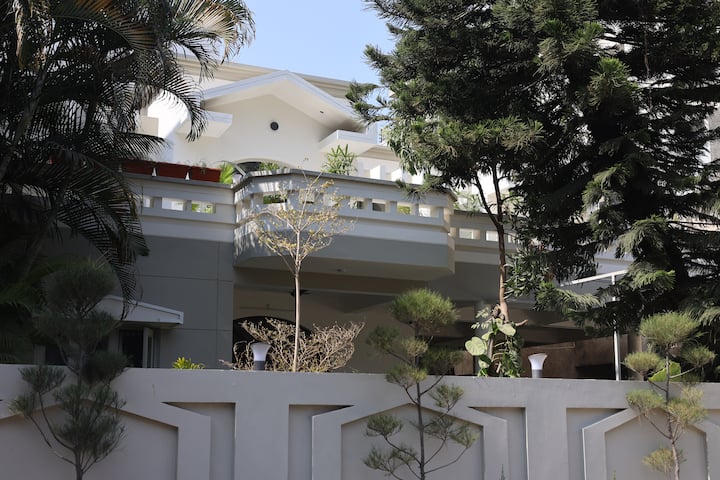 Luxurious Bungalow - Indore - Indore